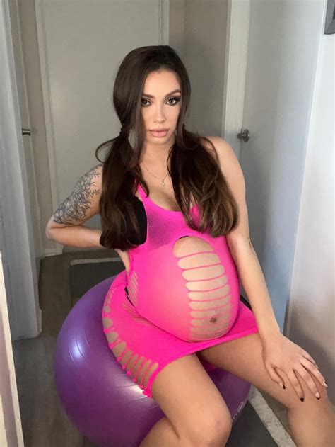 Pregnant Af 💓 Rclothedpreggo