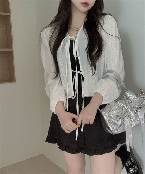 하비언니 12268 청순 레이스 브이넥 퍼프 리본 블라우스 아이크림 2color