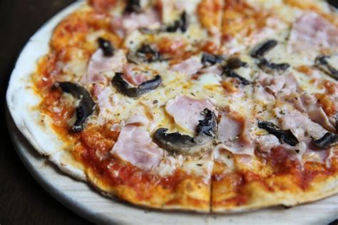 Premium Photo Pizza Ham And Mushroom