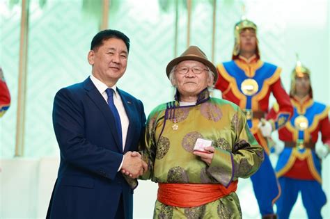 МУИС ийн багш математикч Ц Дашдорж Монгол Улсын Ардын багш цол хүртлээ