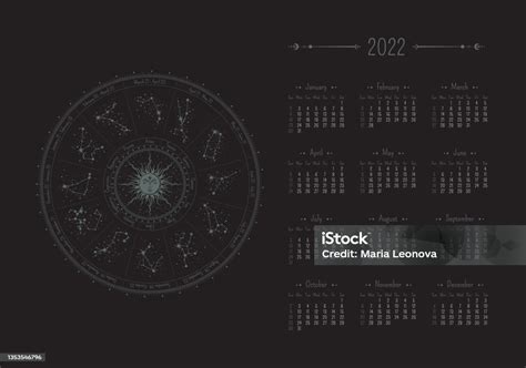 검은 색 배경에 화려한 조디악 원과 2022 년 벡터 신비한 수평 달력 A3 별자리와 얼굴에 잠자는 마법의 태양의 일러스트가 있는 A2 포스터 0명에 대한 스톡 벡터 아트