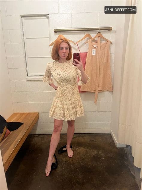 MEGAN BITCHELL Feet AZNudeFeet