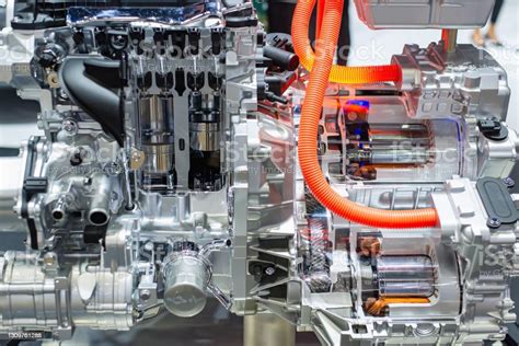 자동차 엔진 새로운 기술 E파워 시스템은 고출력 배터리를 충전하는 전체 전기 모터 드라이브 엔진을 제공합니다 엔진에 대한 스톡 사진 및 기타 이미지 Istock