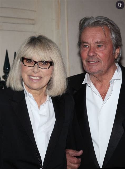 Je Suis Toute Nue Regarde Moi Dans Les Yeux Quand Mireille Darc