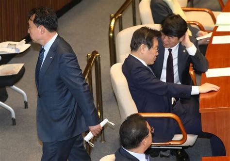 돈 봉투 의혹 윤관석·이성만 탈당법정서 진실 밝힐 것 영상