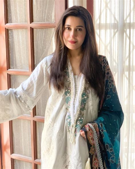 Drshaista Lodhi Looking Gorgeous In Her Latest Pictures Reviewitpk