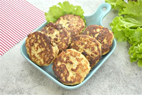 Котлеты из куриного фарша с капустой на сковороде 9 фото в рецепте