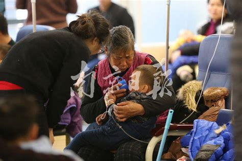 冬季来临 南京儿童医院迎患儿就诊高峰（组图）手机凤凰网