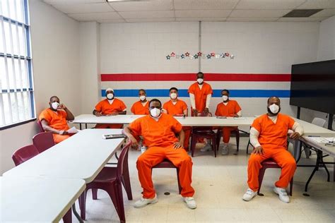 Tội phạm cướp có vũ trang lấy bằng MIT nhờ khóa học code trong tù Giáo dục ZNEWS VN