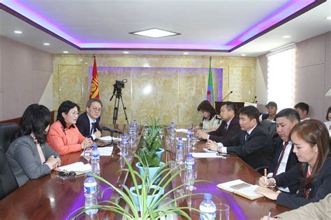 УИХ ын гишүүн Г Мөнхцэцэг Монгол Улсын Засгийн газрын гишүүн Эрүүл мэндийн сайд А Цогцэцэг