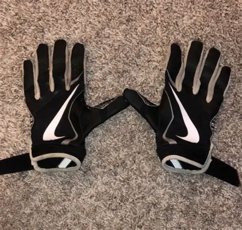 Nike Youth Football Gloves Grip Style And Performance For Young Athletes Bourbon Master
