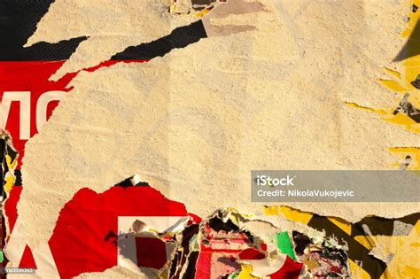 오래 된 찢어진 빈 찢어진 된 종이 구겨진 된 포스터 그런 지 텍스처 배경 플래카드 구겨진에 대한 스톡 사진 및 기타 이미지 구겨진 공란 비어 있음 Istock