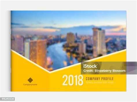 비즈니스 브로슈어 표지 디자인 서식 파일 기업 회사 프로필 또는 연례 보고서 카탈로그 잡지 플라이어 책자 전단지 페이지 A4 프리 벡터 Eps 10 샘플 이미지 그라데이션