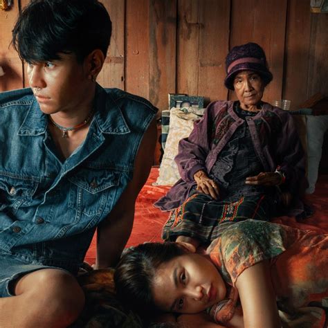 ‘วิมานหนาม บ้านที่คนชายขอบฝันจะได้ครอง ทั้งเกย์ หญิงไร้สัญชาติ และหญิงสูงวัย ผู้พร้อมใจกันใช้