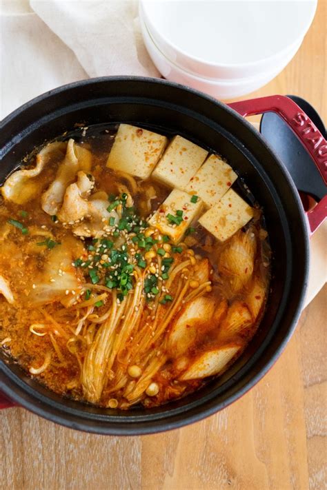 『具だくさん！豚キムチ鍋』体温まる♪やさしい味わい♡ レシピサイトnadia