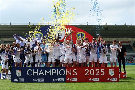 45 Brilliant Photos As Leeds United Players And Fans Celebrate