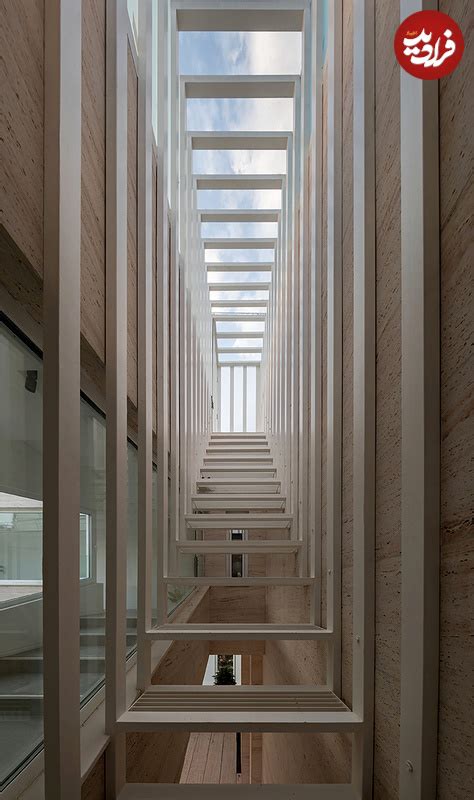 تصاویر خانه‌ای متفاوت در همدان که آسمان را به زمین پیوند زده است