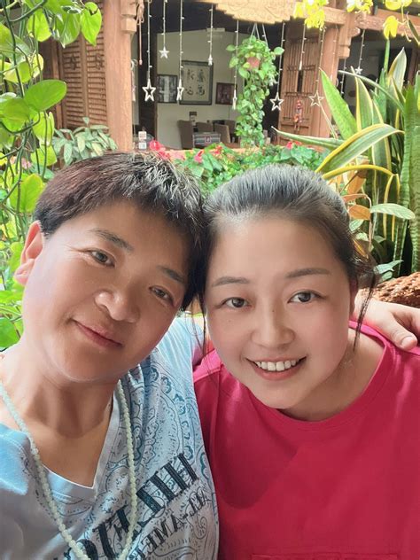 Cathy On Twitter 今天中午我和我哥哥家的大女儿有个午餐约会。聊的开心，又吃多了