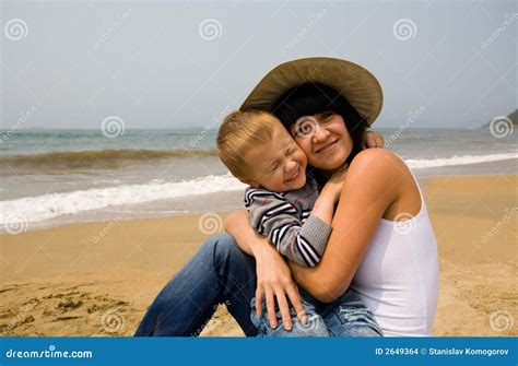 Maman Et Fils Photo Stock Image Du Mari Lifestyle Chevelu 2649364