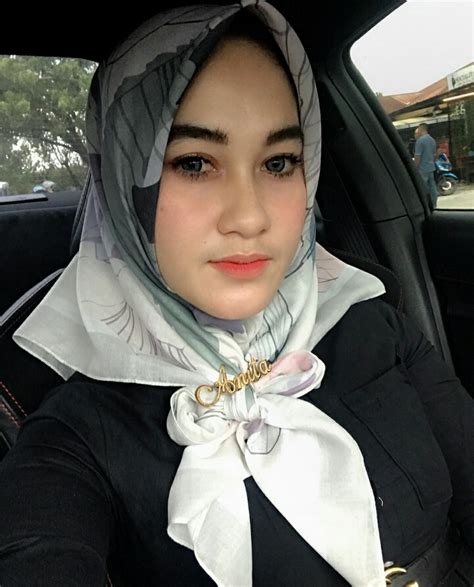 Koleksi Foto Selebgram Cantik Aceh Anita Sri Rezeki Part 1 Photo