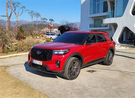 시승기 내외관 확 바뀐 포드 뉴 익스플로러대담하고 스포티함 물씬 지피코리아