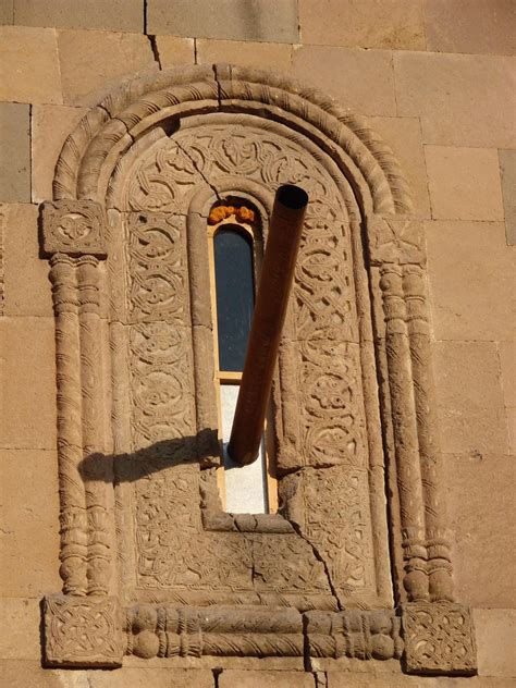 დეკანოზი ილია ველურების ხელშია ეროვნული ისტორიულ კულტურული მემკვიდრეობა ფოტო წინა წლებისაა