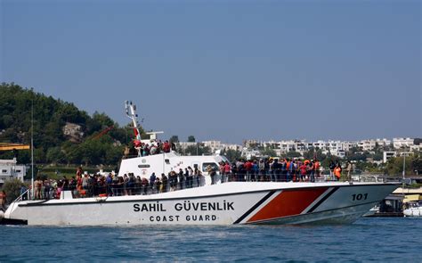 Turkey Rescues 40 Migrants Pushed By Greek Coast Guard Daily Sabah