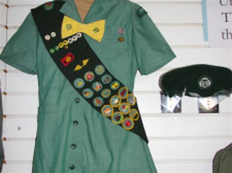 리버스1999 이글과 실제 걸스카우트 유니폼