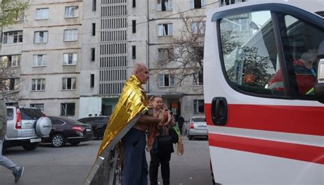 У Харкові після удару РФ троє людей у надважкому стані кількість постраждалих зросла до 87