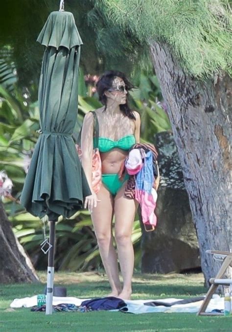 Jessica Alba Beach In Hawaii 04 03 2023 • Celebmafia