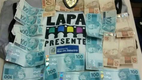 Homem é Preso Com Notas Falsas De R 50 E R100 No Centro Do Rio