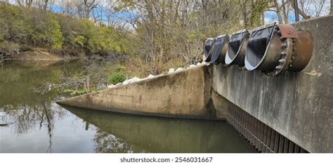474 Imágenes Fotos De Stock Objetos En 3d Y Vectores Sobre Stormwater