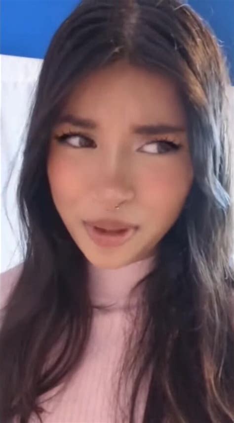 Girl Farts With Face Expression ThisVid Com