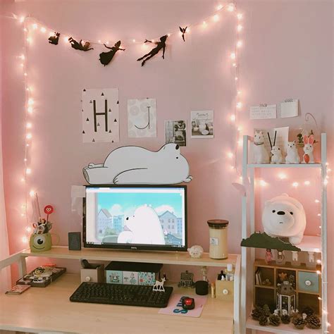 내방 내방꾸미기 집스타그램 집꾸미기 방꾸미기 셀프인테리어 위베어베어스 아이스베어 가랜드 피터팬 디자이너 책상 책상꾸미기 선반 선반인테리어 철제