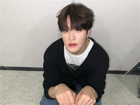 Kingdom On Twitter Louis👑 킹메 기다리는중🐶 Kingdom 킹덤 Louis 루이