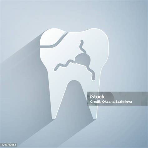 종이 잘라 회색 배경에 격리 깨진 치아 아이콘 치과 문제 아이콘입니다 치과 치료 기호입니다 종이 아트 스타일입니다 벡터 일러스트레이션 3차원 형태에 대한 스톡 벡터 아트 및