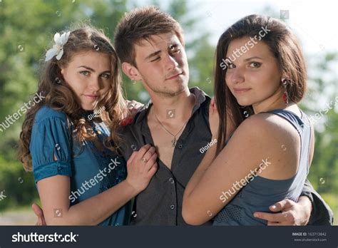 Two Teenage Girls Love One Guy Foto Stock Shutterstock