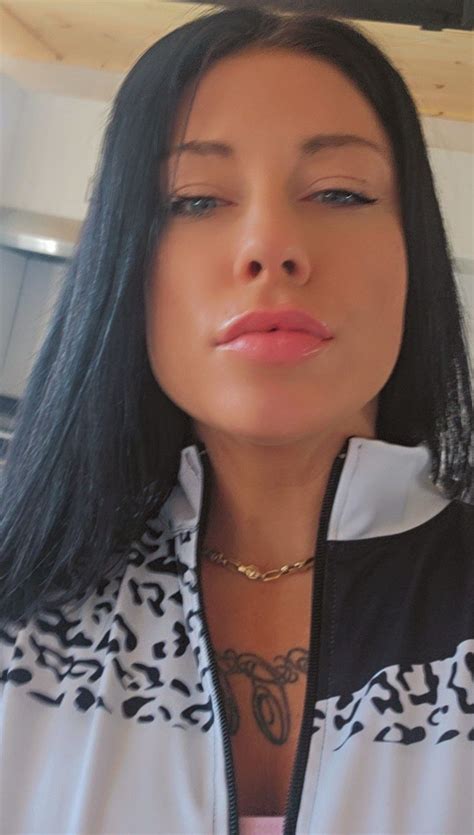 Rebella 🤍🖤 Facebook
