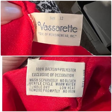 Vintage 1970s Vassarette Red Robe Housecoat With Whi Gem