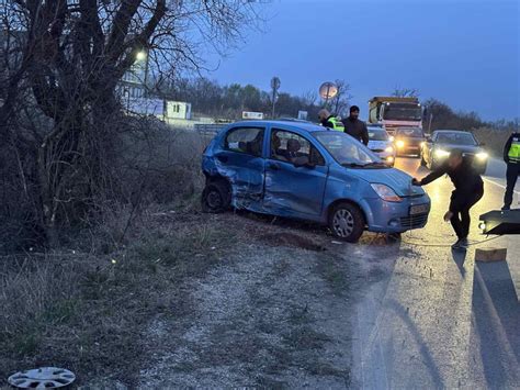 ЕКШЪН В ПИК Спецполицай за малко да убие бременна жена откриха в колата му бутилки с водка и