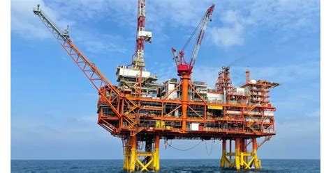 Най голямата в Азия офшорна платформа бе пусната в експлоатация