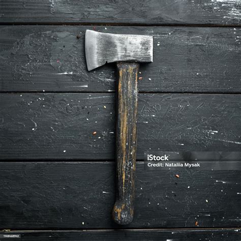 검은 배경에 도끼 텍스트를 위한 여유 공간 소박한 스타일 갈색에 대한 스톡 사진 및 기타 이미지 갈색 강철 공포 무서움 Istock