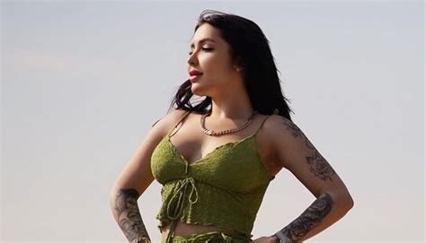 عکس نیلی افشار لخت و برهنه در استخر و اتاق خواب فیلم