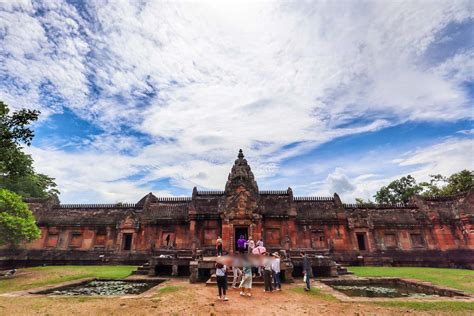 ปราสาทหินพนมรุ้ง อุทยานประวัติศาสตร์พนมรุ้ง หรือ ปราสาทหินพนมรุ้งสถานที่โบราณสำคัญระดับโลกที่ควร