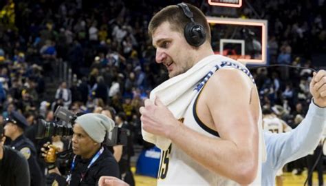 Le Mvp De La Nuit Nikola Jokic La Fronde Miraculeuse De Sombor