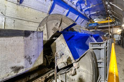 광산 자동차 언로더 화물 광산 열차에서 광석을 하역하는 장치 Rotary International에 대한 스톡 사진 및 기타 이미지 Rotary International