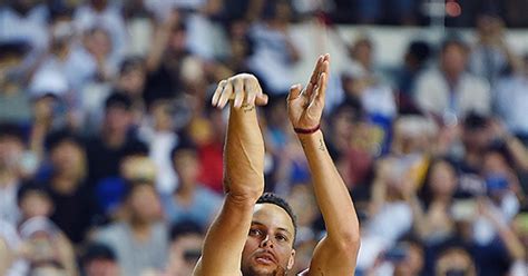 스테판 커리 환상적인 3점슛[포토]