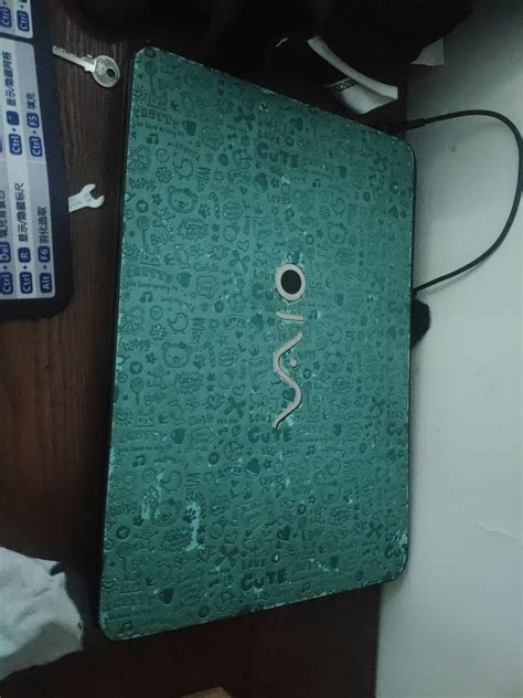 索尼笔记本，质量还行，13年买入，后面索尼的本，停产了，到现在我还在用，加了谢谢固态硬盘，没有出什么大问题，还可以