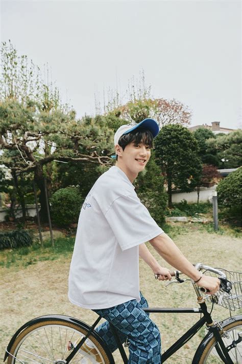 ปักพินโดย A ใน Jun