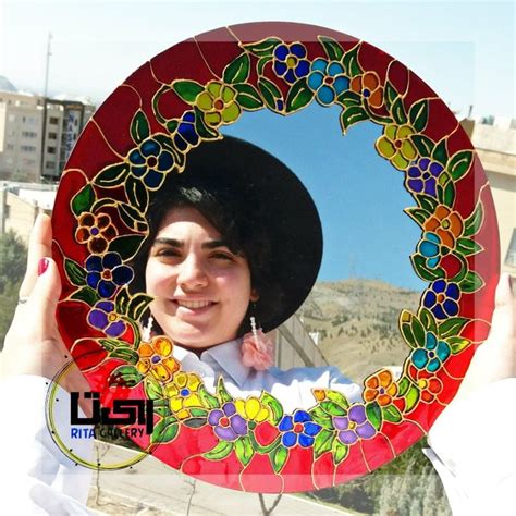 نقاشی روی اینه ریتا ریتاویتراینقاشیرویایینهنقاشیرویشیشهویترای